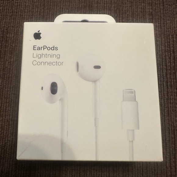 Apple | Other | Apple Earpods With Lightning Connector Classic White ...